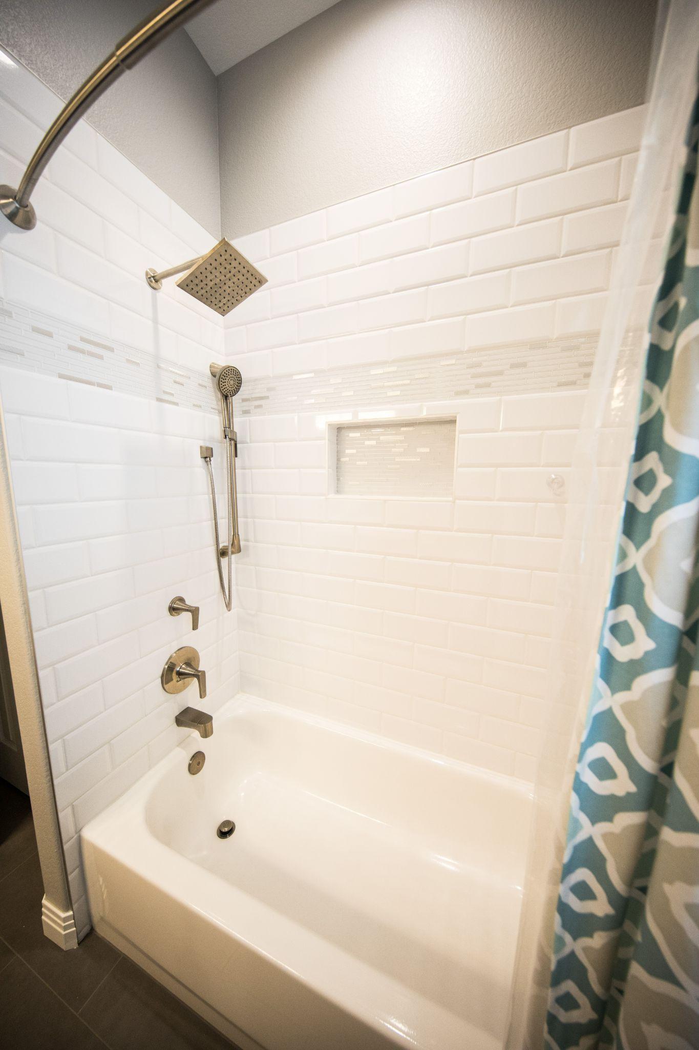 How to Compare Tub Shower Combo Kits | American Bath Enterprises